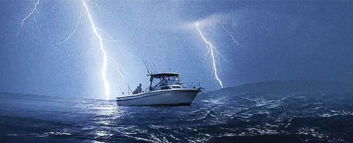 How to Survive Lightning Storms While Boating – Pontoon Depot